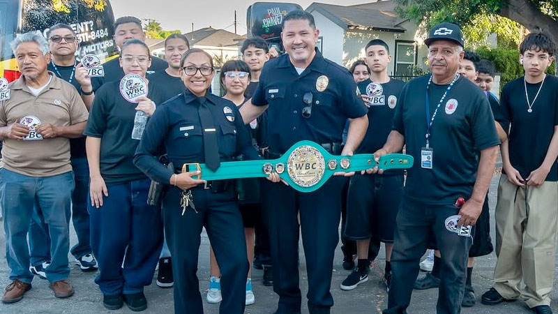WBC Cares, TORKLAW y LAPD convivieron con jóvenes en Los Ángeles - Box ...